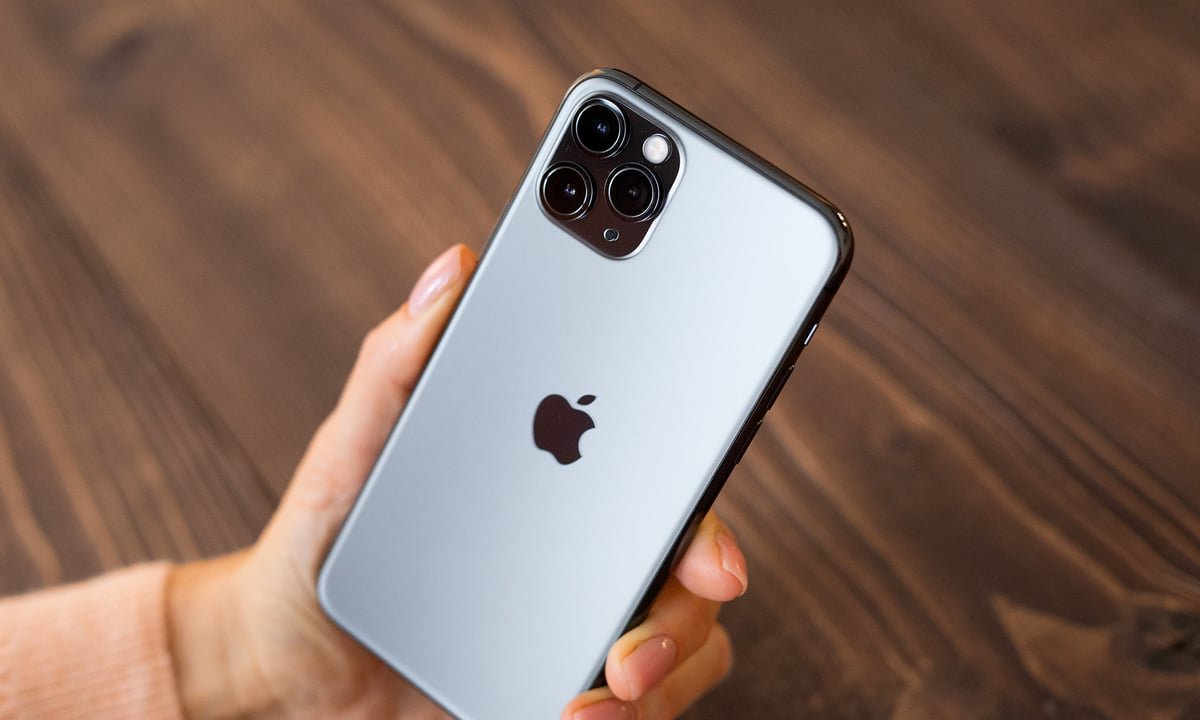 Tech Titan Peter Thiel Ditches Tesla for Hot Consumer Electronics Stock ...