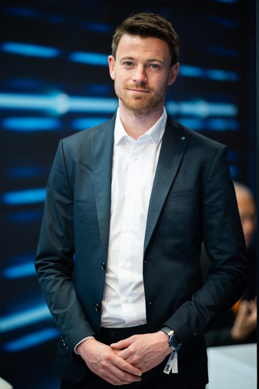 Vertiv's CoolPhase Range: Driving Data Centre Efficiency to New Heights ...