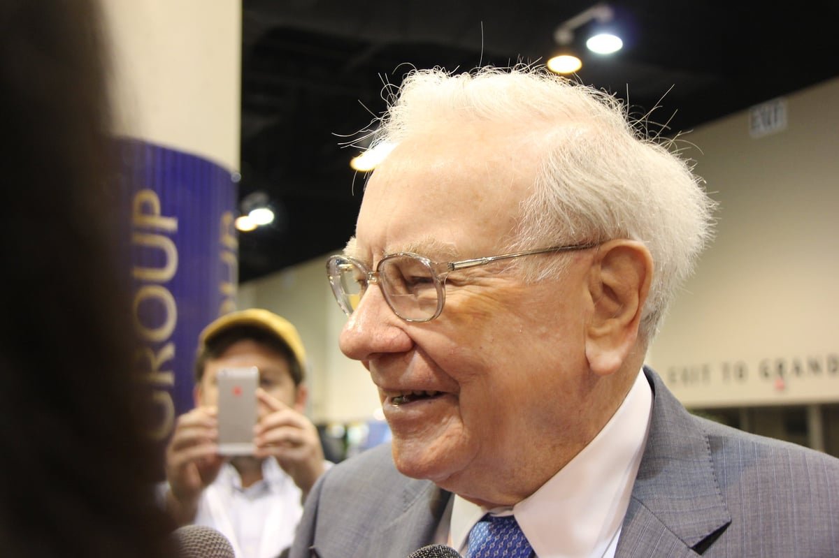 Warren Buffett's Top 5 Financial Stock Picks for 2026: A Closer Look at ...